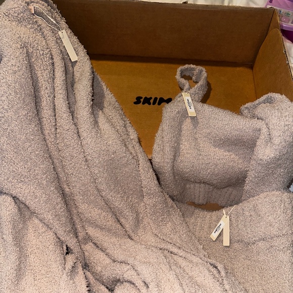 SKIMS | Intimates & Sleepwear | Skims Cozy Knit Lounge Set Brand New ...